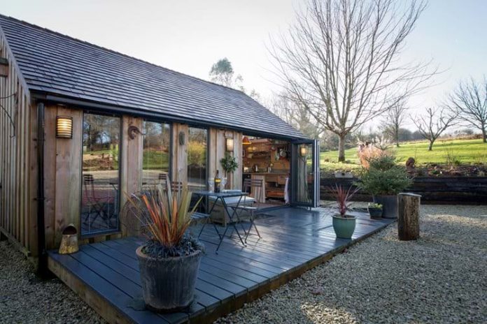 Cornish Cabin Offers a Serene Break Away From Everyday Life - Living in ...