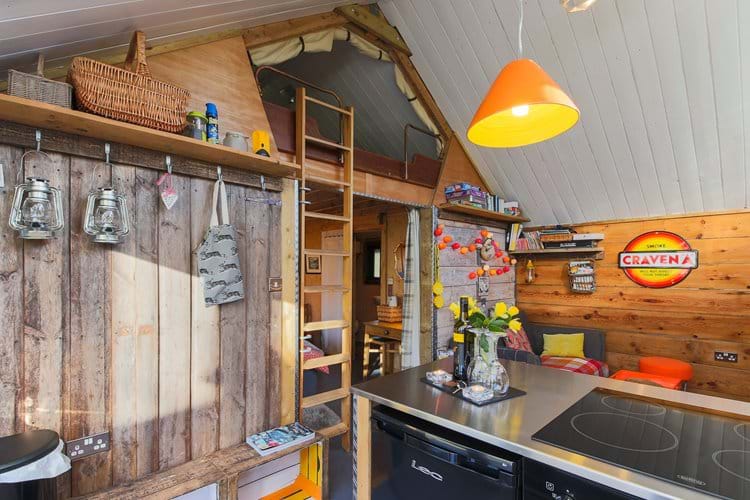 Cornish Cabin Offers a Serene Break Away From Everyday Life - Living in ...