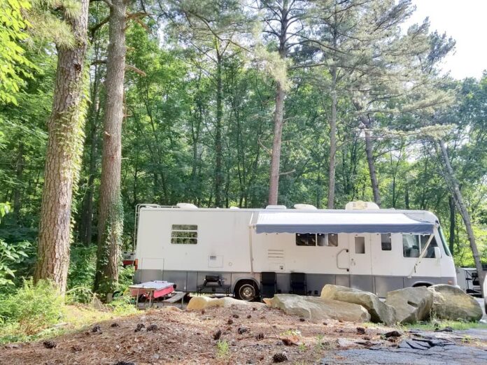 Family of Four Lives Full-Time in This Stylish and Well Organized ...