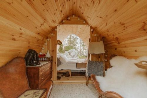 Mirrored Glass Cabin Offers Spectacular 180-Degree Nature Views ...