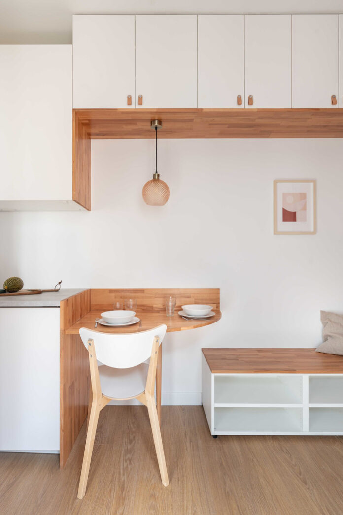 Tiny Worn-Out 14m2 Studio Transformed Into Cosy Abode - Living in a shoebox