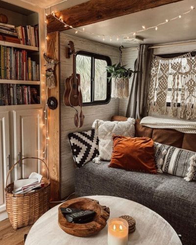 Family Turned Winnebago Motorhome Into Boho-Chic Cottage on Wheels ...