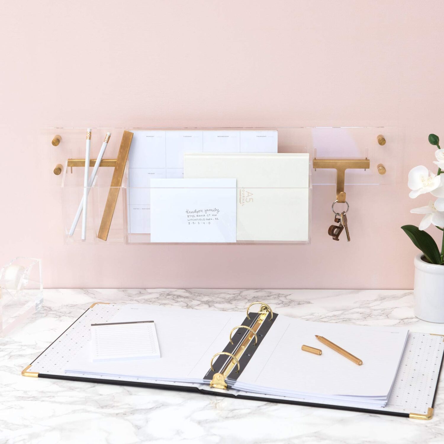 Get Your Desk Organised in No Time With These 25 Ideas - Living in a ...