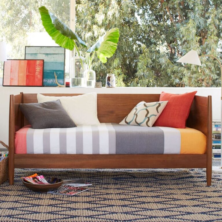 20 Delightful Daybeds That Easily Convert Into Comfortable Beds ...