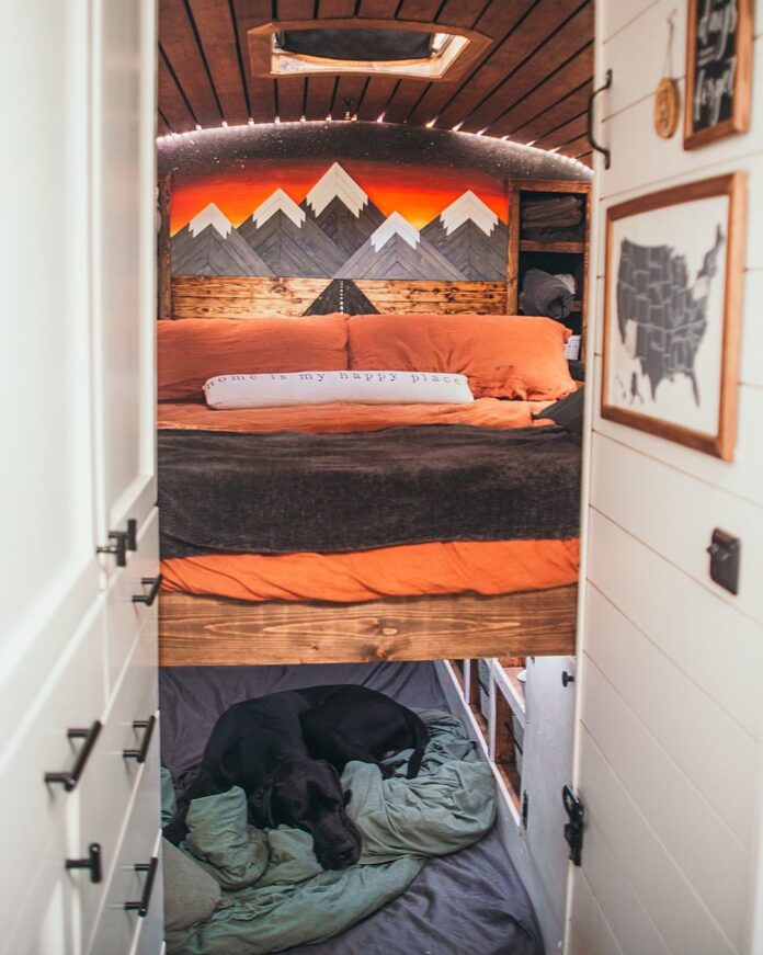 Young Couple Turned $2,500 School Bus Into Beautiful Home for ...