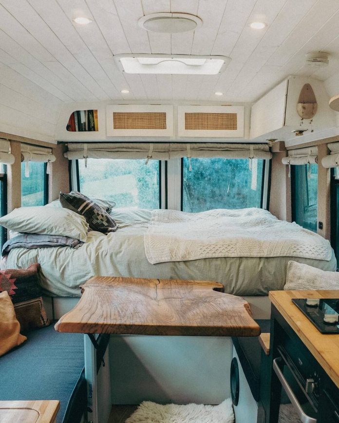 British Couple Transformed Minibus Into Delightful Mobile Home - Living ...