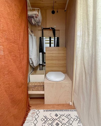 $14,000 Short Bus Conversion Features Ingenious Elevator Bed That ...