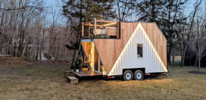 Ingenious Space-Saving Solution: Charming Tiny House Showcases a ...