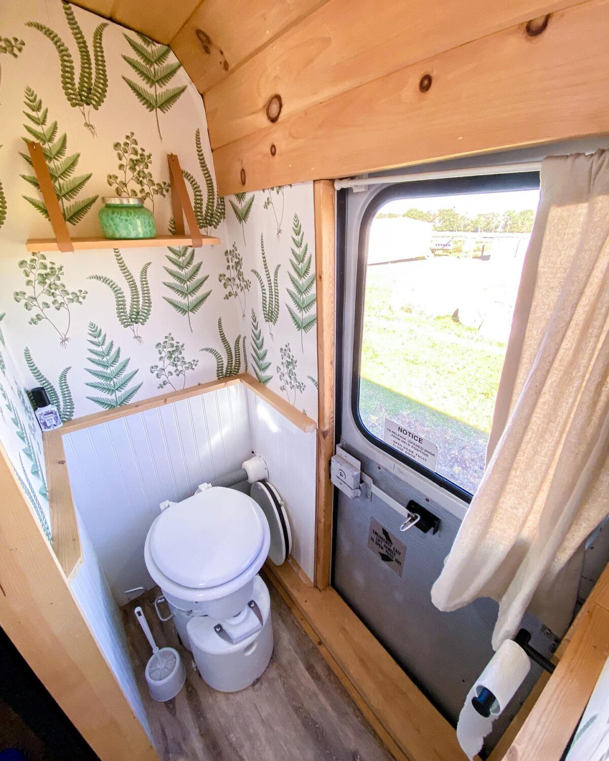 This Old School Bus Was Converted Into a Gorgeous Family Home on Wheels ...