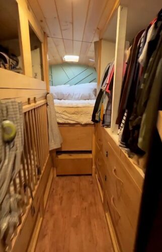 This Old School Bus Was Converted Into a Gorgeous Family Home on Wheels ...