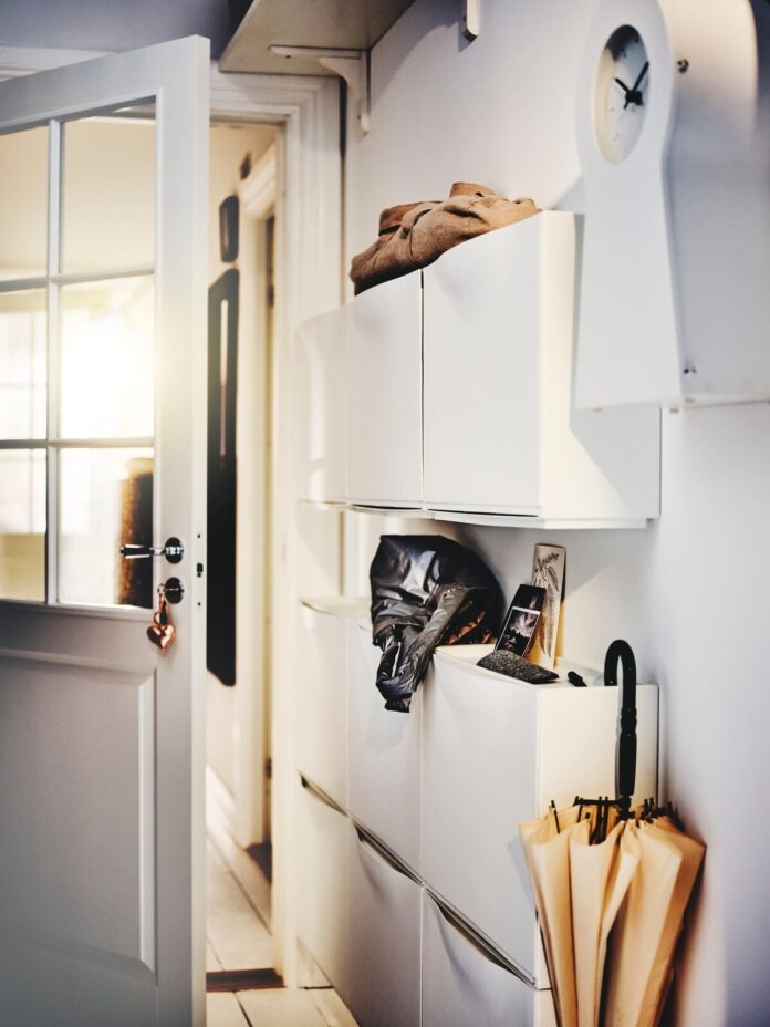 20 Small Entryway Ideas: Get the Most Out of Your Tiny Space - Living ...