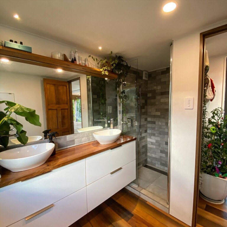 Single Mother Designs Future-Proof Tiny House for Herself and Her ...