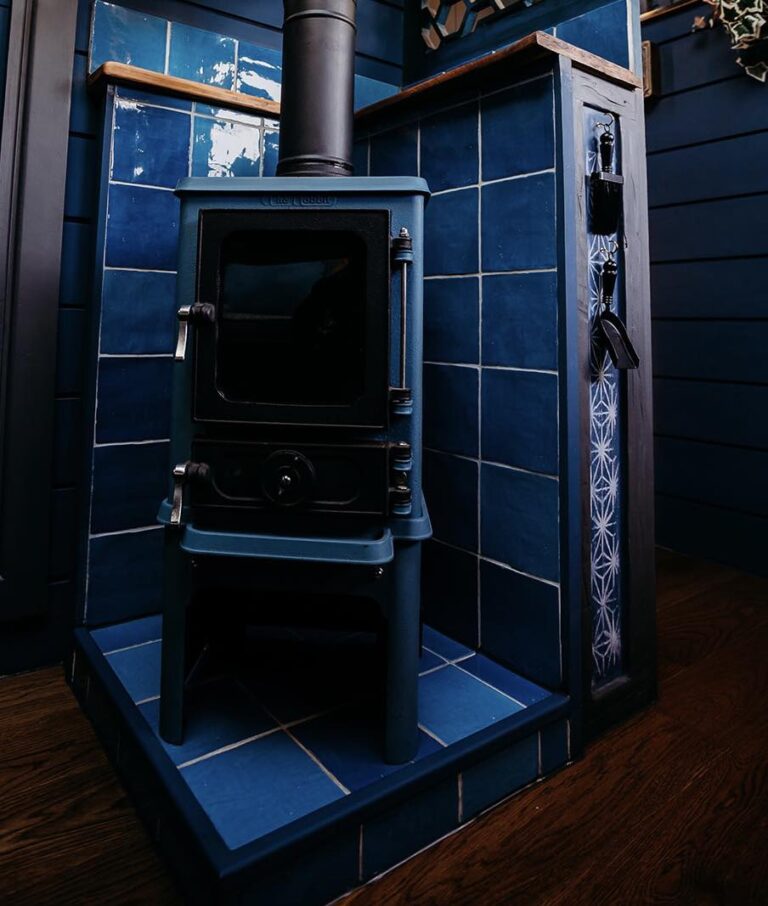 Old Horse Lorry Transformed Into Jaw-Dropping Moroccan-Style Home on ...
