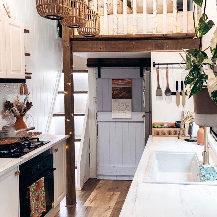 Two Women Build a Charming Tiny House with a Little Help from Their ...