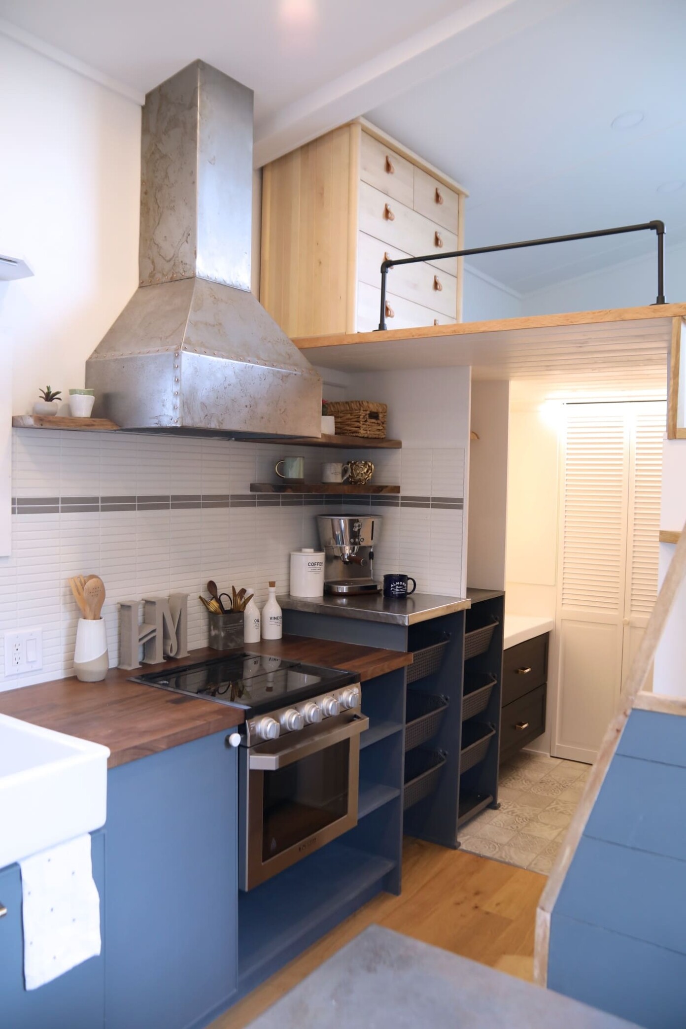 The Legacy Tiny House Offers Downstairs Bedroom and Two Sleeping Lofts ...