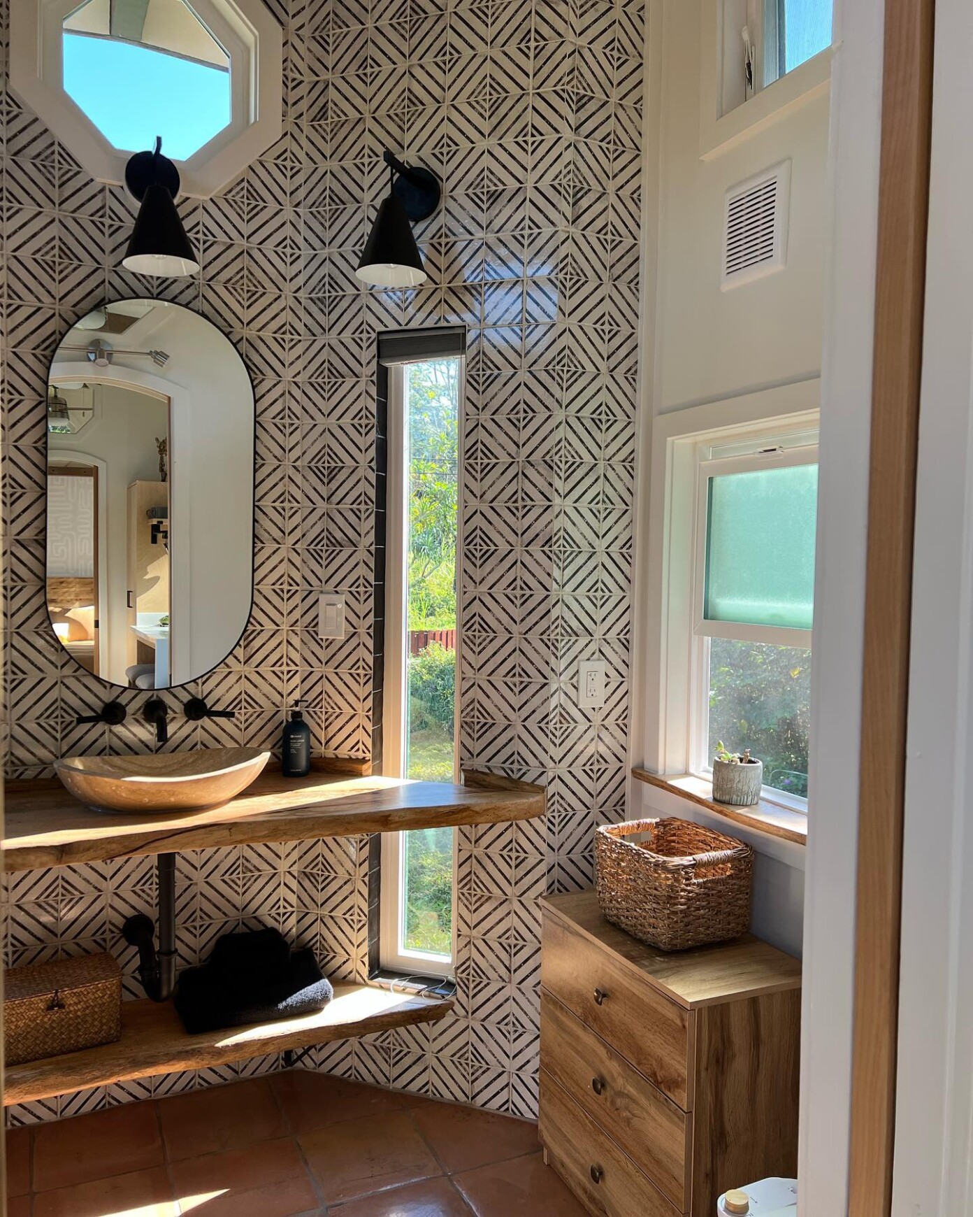 From Loft-Free Design to Spectacular Bathroom. This Tiny House Breaks ...