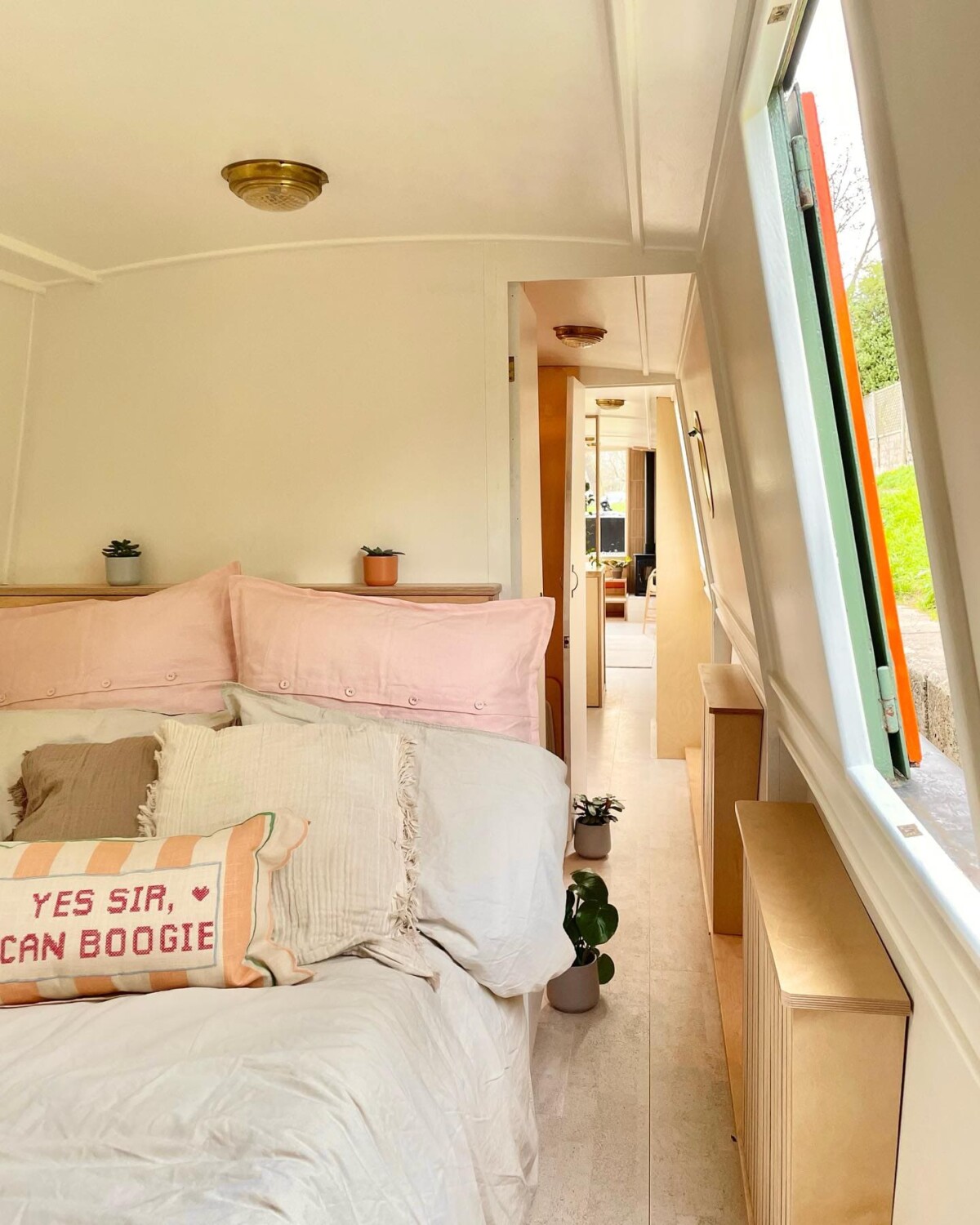 Step Inside the 56-foot Narrowboat Transformed into a Dream Home by ...