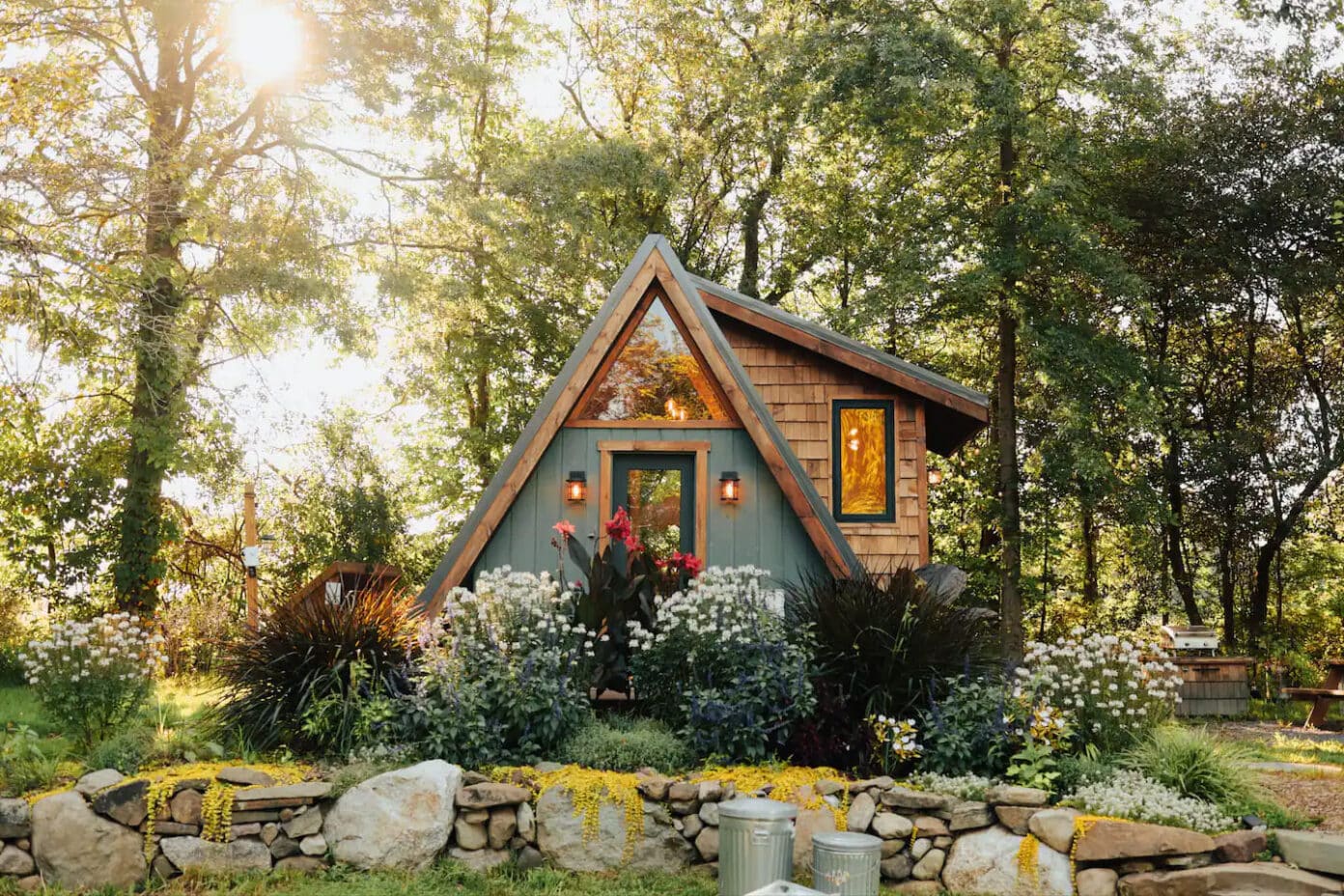 10 Picture-Perfect Tiny House Airbnbs That Are the Ultimate Getaways ...