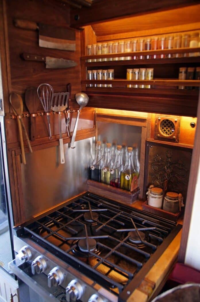 This Hobbit-Inspired Campervan Brings the Charm of Middle-Earth to the ...
