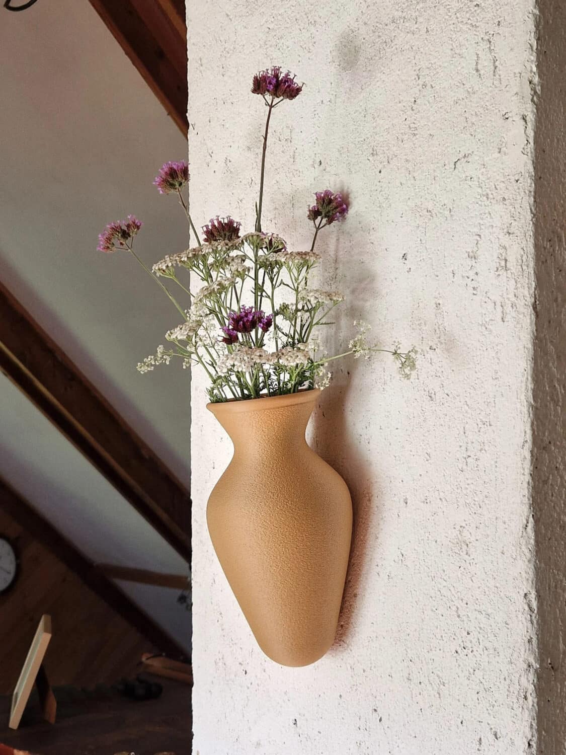 12 Beautiful Vases You Can Hang on the Wall for a Stunning Vertical ...