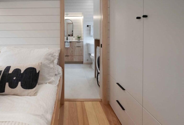 Hate Climbing Ladders? This Game-Changing Tiny Home Keeps Everything on ...