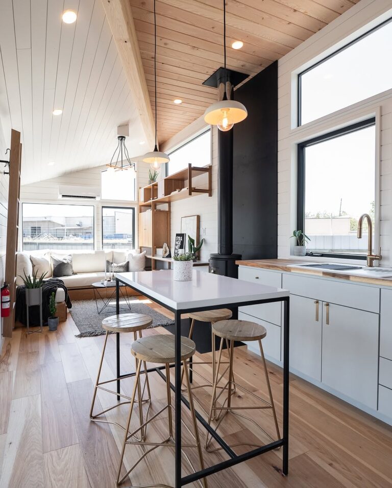 This Vermont Tiny House Packs a Master and Two Kids’ Bedrooms Into a Single, Well-Designed Loft ...