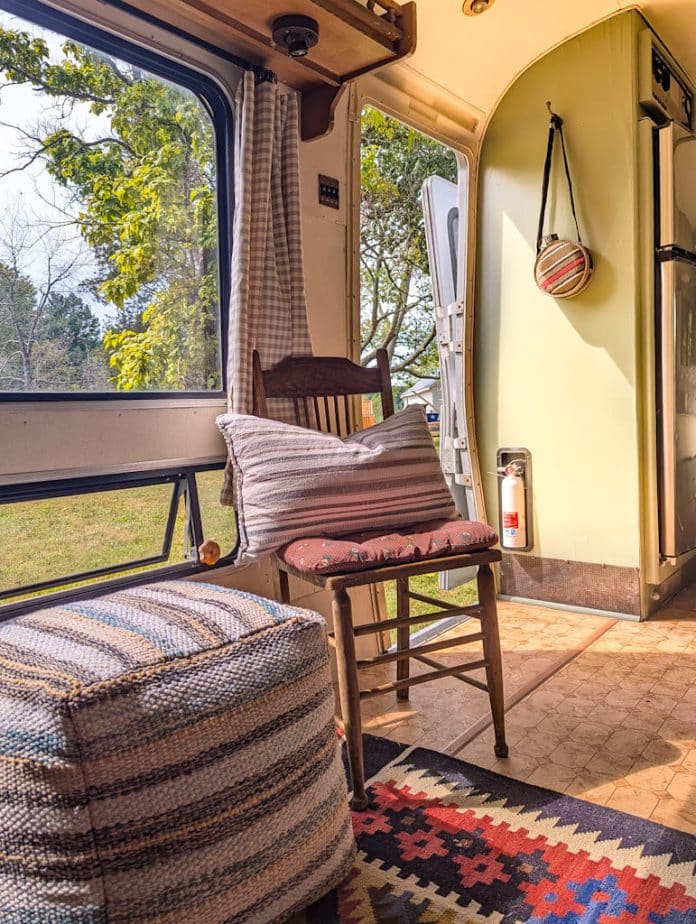 This $24,000 Vintage RV Is the Coziest Way to Travel Back in Time ...