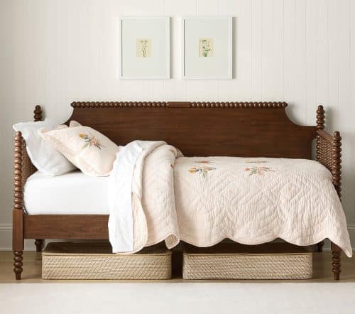 19 Daybeds With Serious Personality (and Zero Intention of Blending In ...