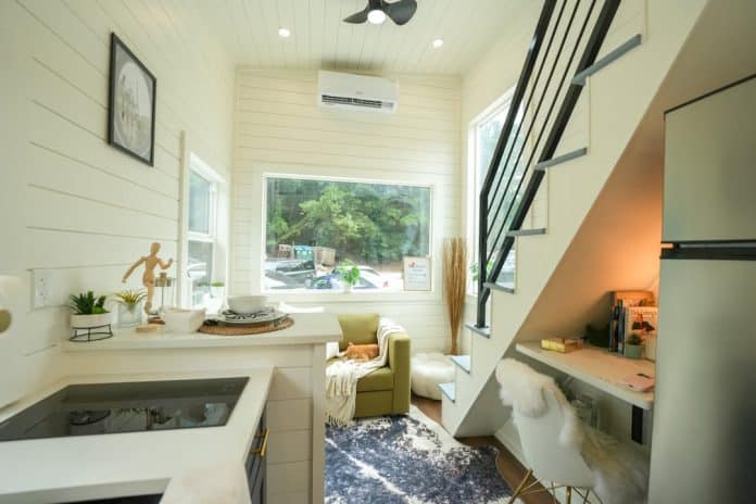 This Fully Livable Tiny Home Is Just $39,750 - And It’s Ready to Move ...
