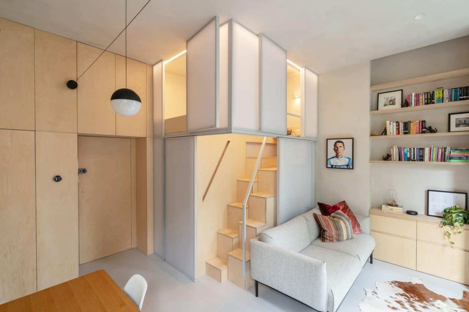 How a Japanese-Style Sleeping Pod Made This $590K London Micro Flat ...